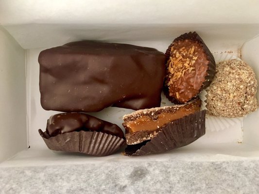 CHOCOLATE COTTAGE - 66 Photos & 39 Reviews 【720 E 10600th S, Sandy ...