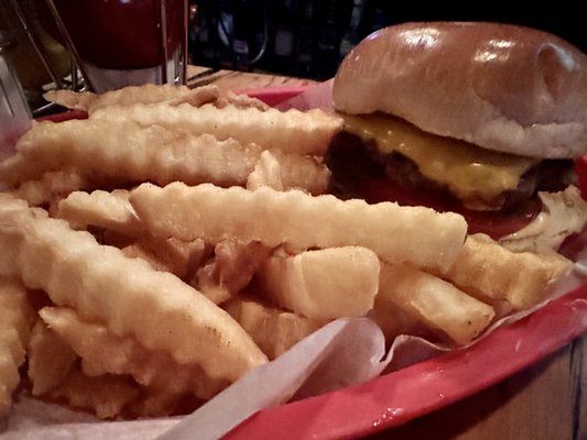 PARROTS BAR & GRILL - Updated January 2026 - 24 Photos & 91 Reviews ...