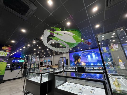 PLANET NUGG - Updated November 2025 - 16 Reviews - 2043 Wellwood Ave ...