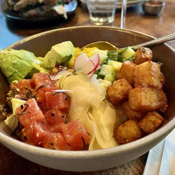 VILLAGE TAPHOUSE - Updated January 2026 - 210 Photos & 143 Reviews ...