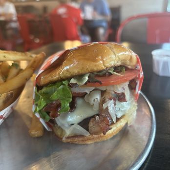 BURGER ME! - Updated December 2025 - 457 Photos & 703 Reviews - 6280 ...