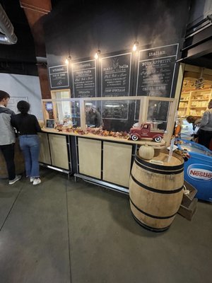 MANO BELLA ARTISAN FOODS - 21 Photos & 13 Reviews - 224 E 7th St ...