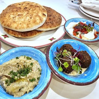 CAFE LANDWER- FRONT - Updated September 2025 - 76 Photos & 37 Reviews ...