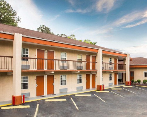 ECONO LODGE FORT JACKSON - Updated November 2025 - 19 Photos - 4488 ...