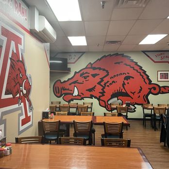 JIM’S RAZORBACK PIZZA - Updated December 2025 - 97 Photos & 111 Reviews ...