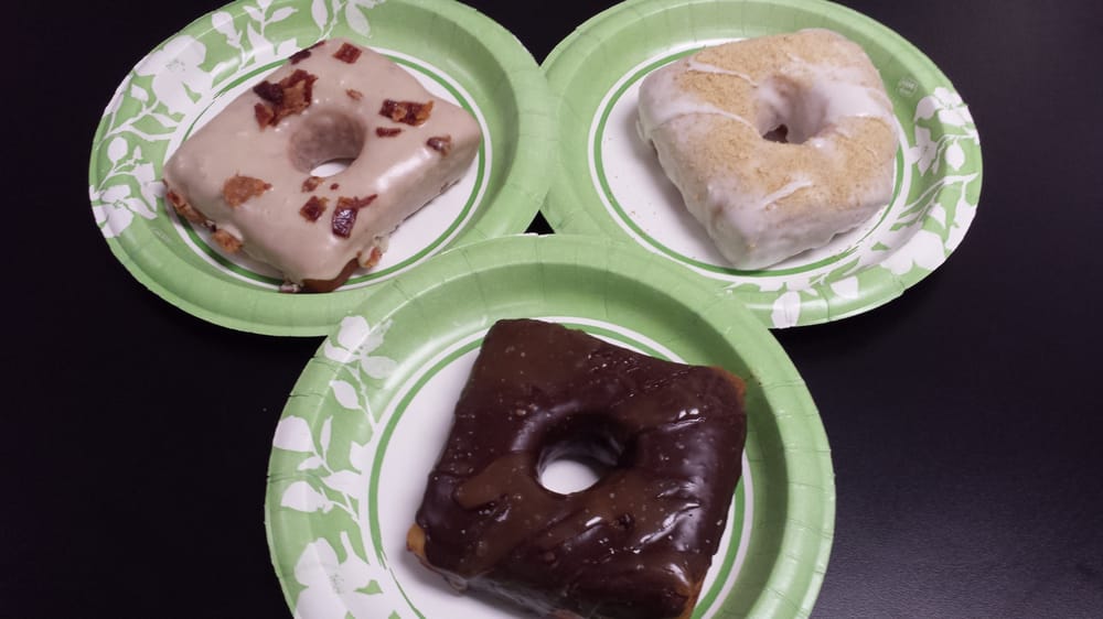 CLYDE @ VINCENT VAN DOUGHNUT - Updated November 2024 - 11 Photos ...