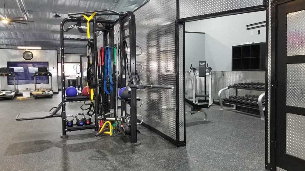 WOLF WELLNESS CENTER & 24/7 FITNESS - Updated August 2025 - 23 ...