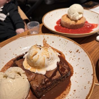 LAZY DOG RESTAURANT & BAR - Updated July 2024 - 233 Photos & 197 ...