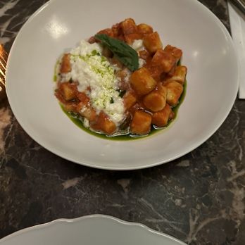 GIA - Updated October 2025 - 114 Photos & 37 Reviews - 1214 Dundas ...