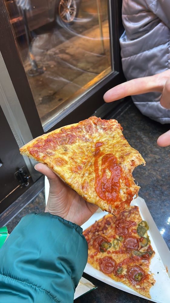 GEORGIO’S GOURMET PIZZA - 21 Photos & 66 Reviews - 11 W Division St ...