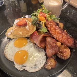 QUEENS BREAKFAST COCKTAILS - 235 Photos & 146 Reviews - 3927 Edmonton ...