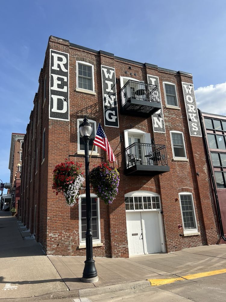 AMTRAK - Updated February 2025 - 25 Photos - 420 Levee St, Red Wing ...