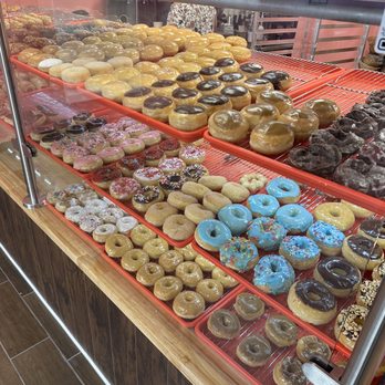 BIG APPLE DONUTS AND CAFE OF TAYLORS - Updated August 2025 - 29 Photos & 18 Reviews - 3245 Wade ...