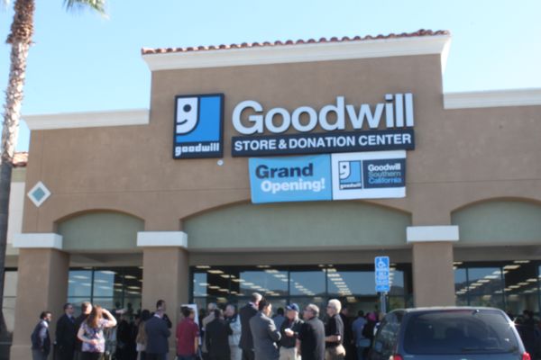 GOODWILL SOUTHERN CALIFORNIA RETAIL STORE & DONATION CENTER - Updated ...