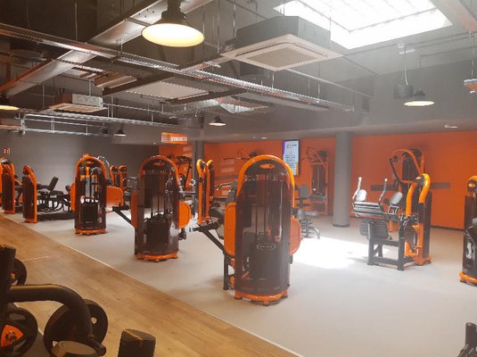 BASIC-FIT MADRID SANTO DOMINGO DE SILOS - 14 Photos - Calle Santo ...