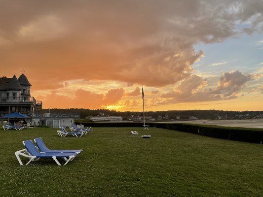 BEACHMERE INN - Updated August 2024 - 57 Photos & 39 Reviews - 62 ...