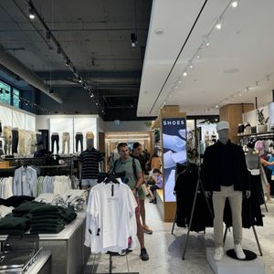 LULULEMON ATHLETICA - Updated January 2025 - 72 Photos & 35 Reviews ...