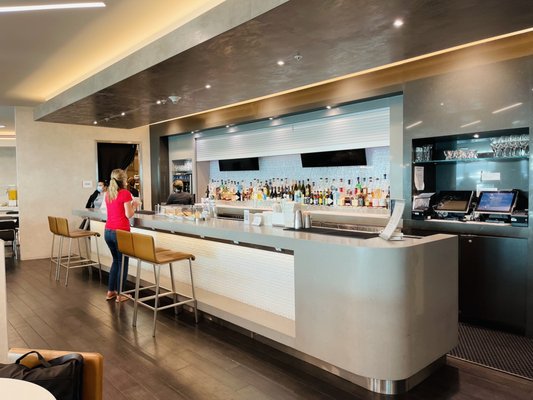 AMERICAN AIRLINES FLAGSHIP LOUNGE - 79 Photos & 16 Reviews - 2100 NW ...