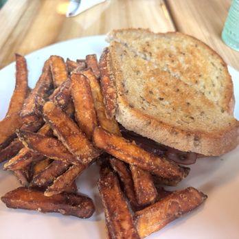 THE PUTNEY DINER - Updated January 2026 - 56 Photos & 122 Reviews - 133 ...