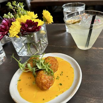 DIVAN RESTAURANT & BAR - Updated July 2024 - 1057 Photos & 737 Reviews ...