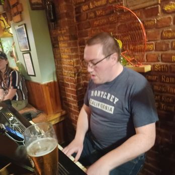 THE SALOON - Updated December 2025 - 118 Photos & 346 Reviews - 1207 U ...