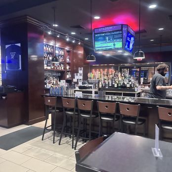 STADIUM XV CRAFT KITCHEN & SIM BAR - Updated December 2025 - 62 Photos ...