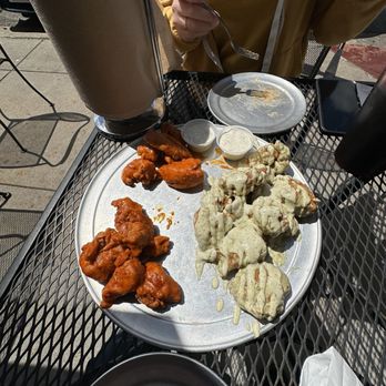 WINGZUP - Updated August 2024 - 451 Photos & 502 Reviews - 1000 E 41st ...