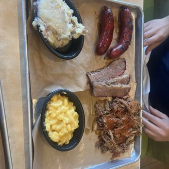 LUCILLE’S SMOKEHOUSE BAR-B-QUE - Updated September 2025 - 2559 Photos ...