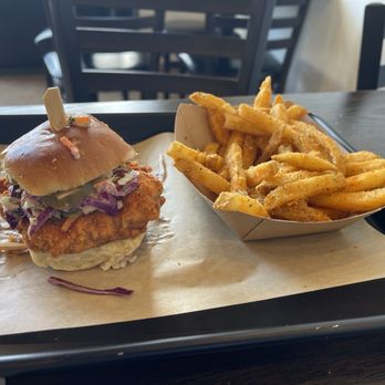 MACACO SPICY CHICKEN SANDWICHES - Updated October 2024 - 46 Photos & 65 ...