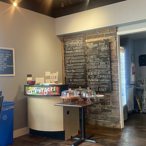 PERRYSBURGER’S - 75 Photos & 156 Reviews - Burgers - 220 Louisiana Ave ...