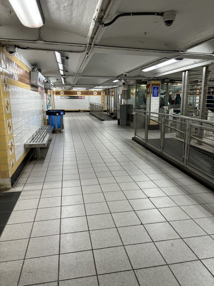 SEPTA BSL SPRING GARDEN STATION - Updated May 2025 - Broad And Spring ...