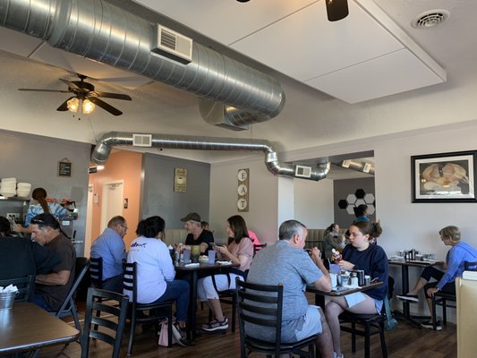 FLIPS PANCAKE HOUSE - Updated December 2025 - 85 Photos & 102 Reviews ...