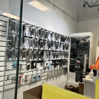 MOBILE SQUARE - Updated December 2025 - 71 Photos & 70 Reviews - 8339 ...