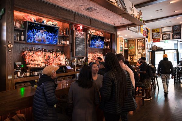 THE LARK BAR - Updated December 2025 - 183 Photos & 224 Reviews - 685 ...