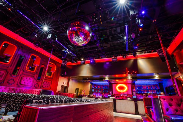 PRETTY PLEASE LOUNGE - 305 Photos & 31 Reviews - 4426 N Saddlebag Trl ...