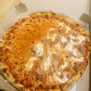 AVANTI GRILLE - Updated January 2026 - 122 Elm St, Cheshire ...