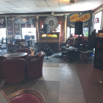 HAWG DOGS - Updated December 2025 - 17 Photos & 24 Reviews - 330 Main ...