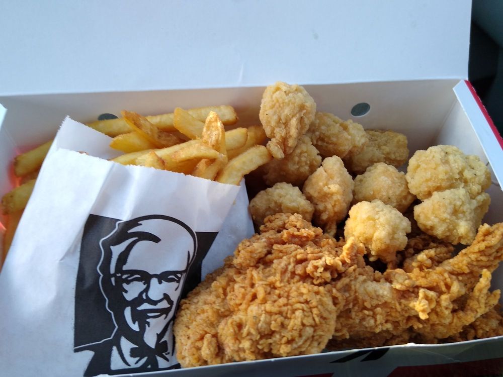 KFC - Updated July 2024 - 340 West Hunt Club Road, Ottawa, Ontario ...