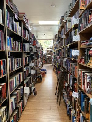 TIMELESS PAGES...THE BOOK PLACE - Updated November 2024 - 25 Photos ...