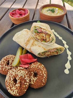 TOSHKA - Updated October 2024 - 15 Photos - 1520 S US Hwy 17 92 ...