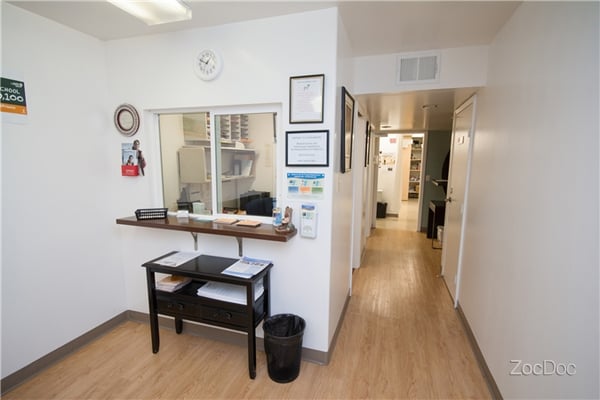 ROOTS COMMUNITY HEALTH - Updated December 2025 - 13 Photos & 31 Reviews ...