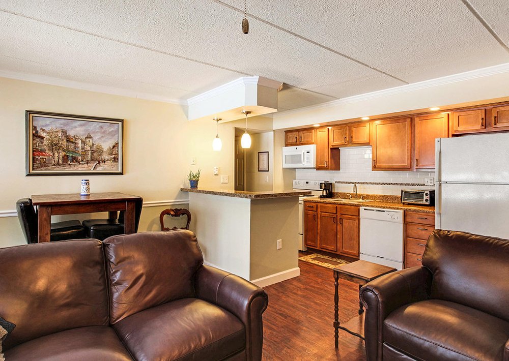 WHITMORE COURT - Updated January 2025 - 12 Photos - 82 Crescent St ...