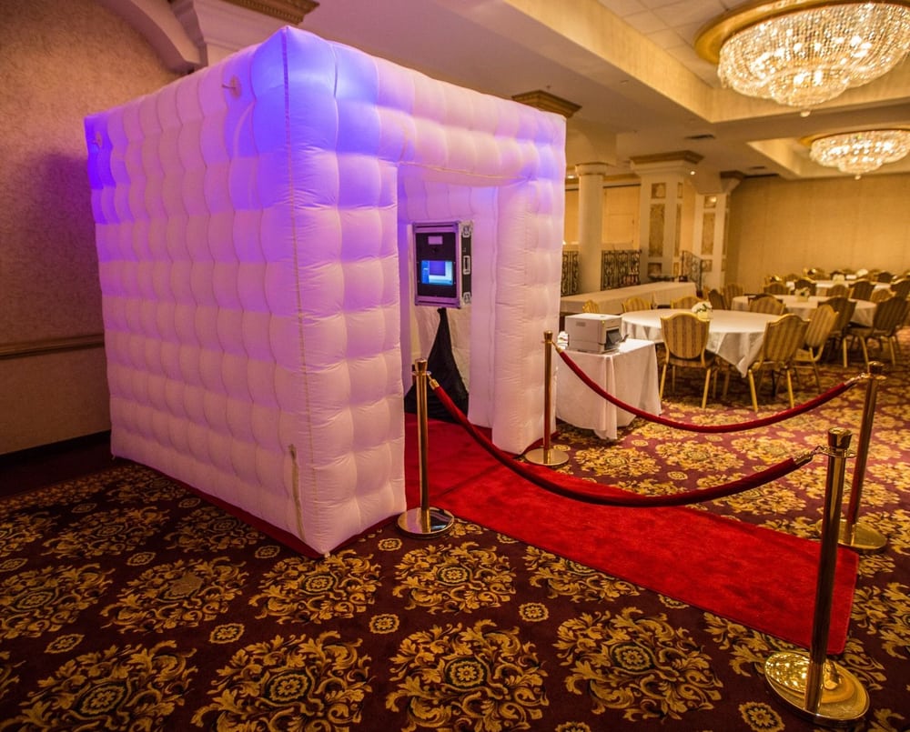 HAWAII COSTUME PHOTO BOOTH - Updated August 2025 - Honolulu, Hawaii ...