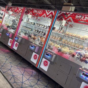 ROUND1 BOWLING & ARCADE - BURBANK - Updated October 2025 - 433 Photos ...