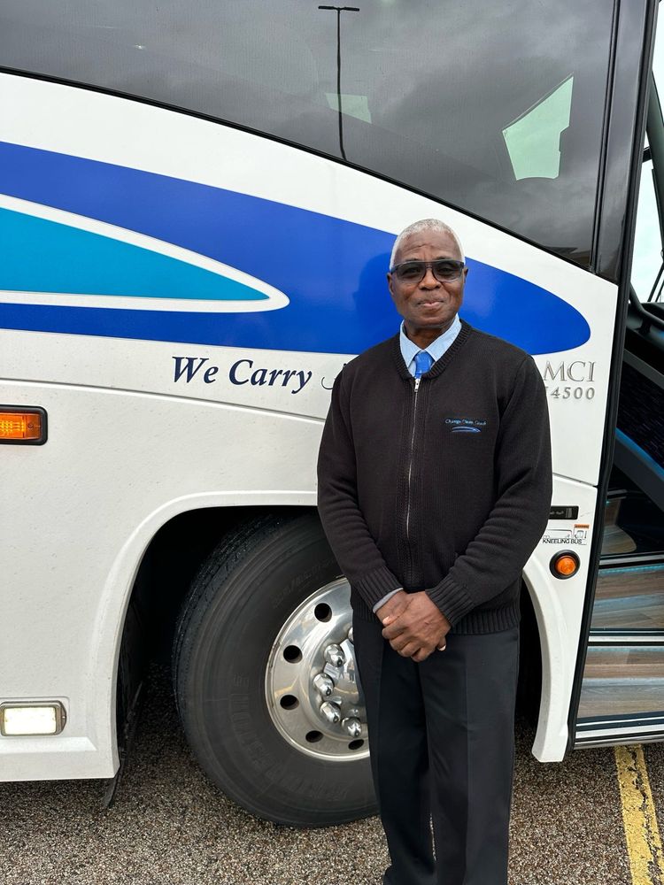 CHICAGO CLASSIC COACH - Updated May 2026 - 24 Photos - 401 E Prospect ...