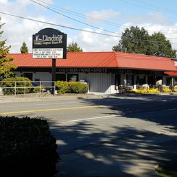 THE LANDING PUB & GRILL - Updated January 2026 - 23 Photos & 29 Reviews ...