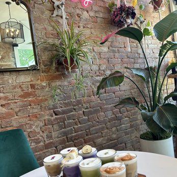 PHALCHA - Updated June 2024 - 104 Photos & 26 Reviews - 1001 Mary St ...