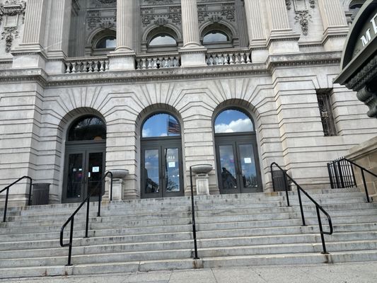 MILWAUKEE PUBLIC LIBRARY - Updated August 2025 - 140 Photos & 33 ...