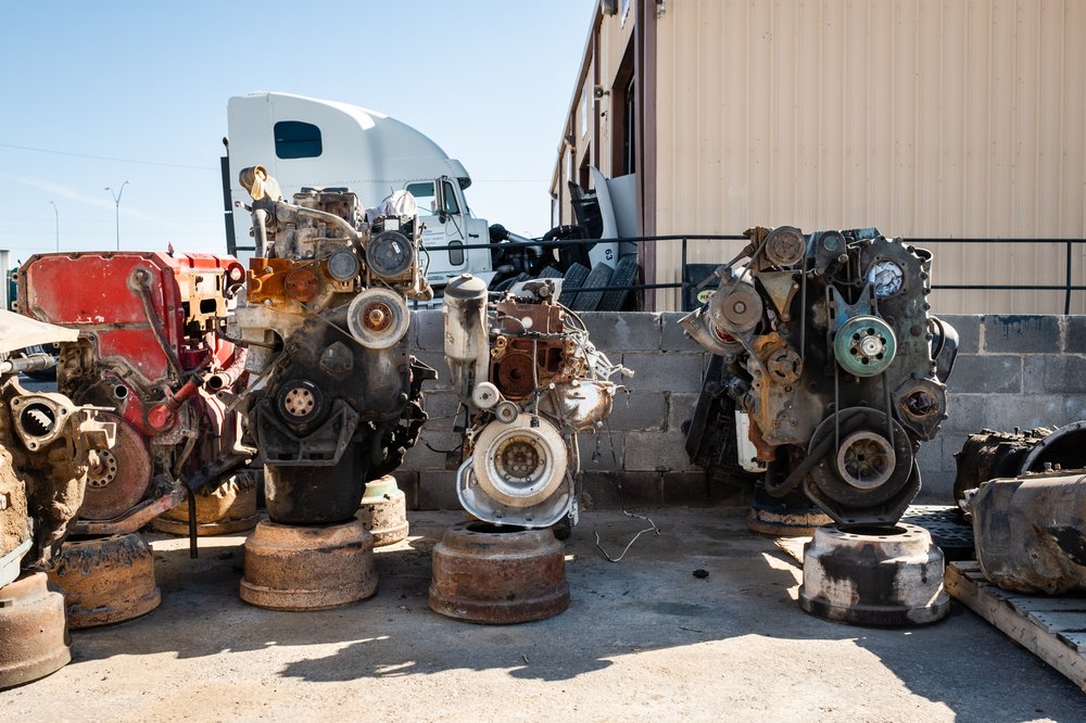 THE DIESEL PIT - Updated July 2025 - 12 Photos - 11710 Gateway Blvd E ...