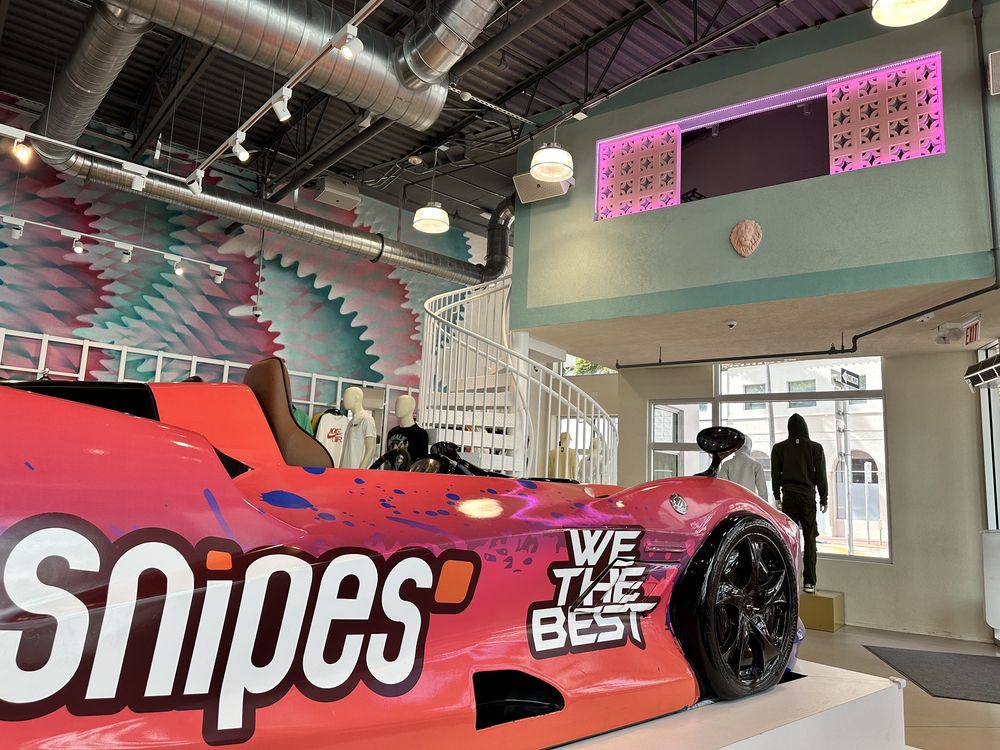 SNIPES - Updated December 2025 - 11 Photos - 673 Collins Ave, Miami ...